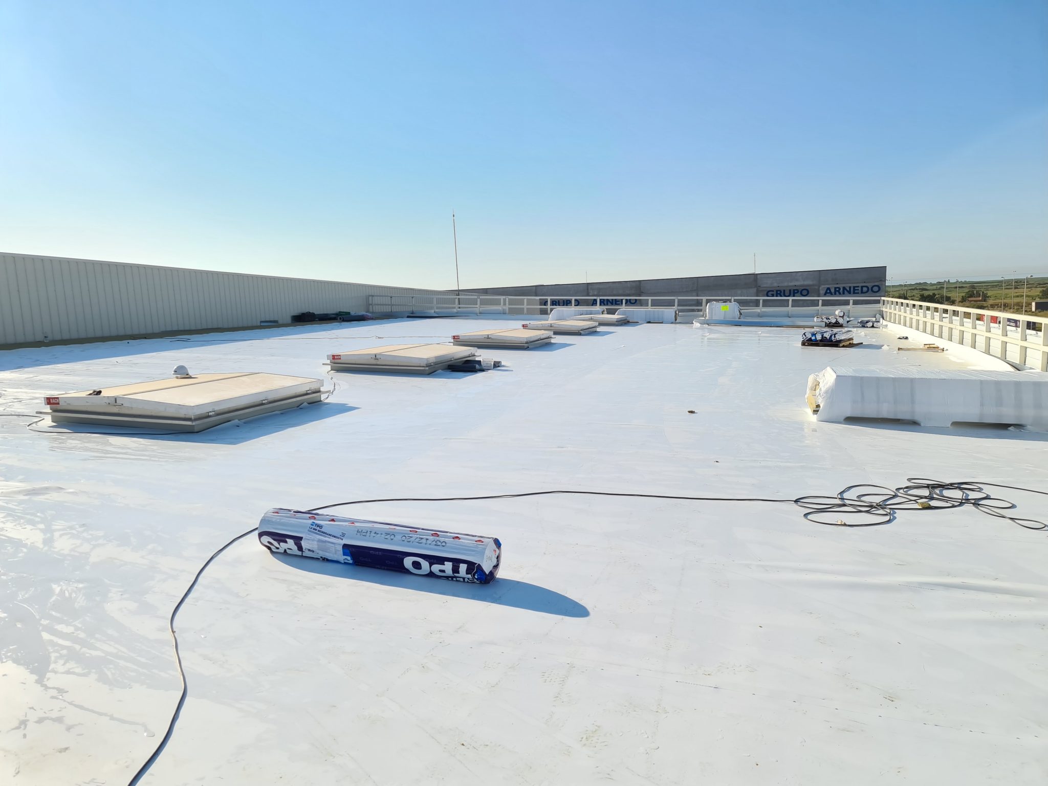 Lámina impermeable de TPO: motivos para decidirte por ella